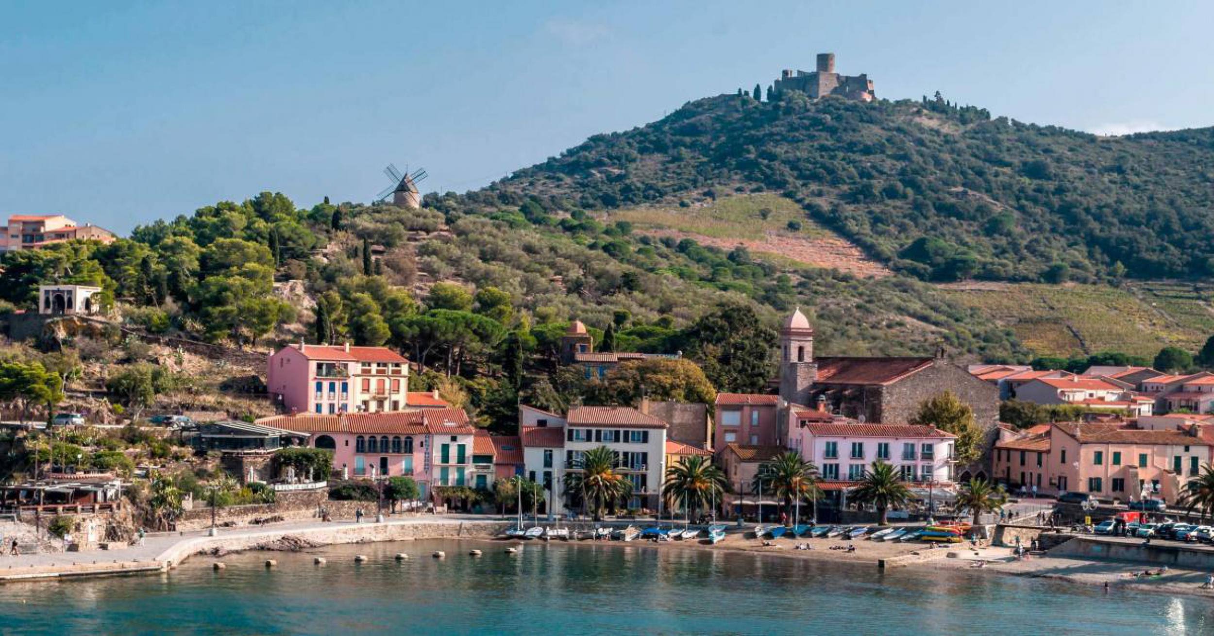 Visiter Collioure : hôtel Le Mas des Citronniers en bord de mer ...